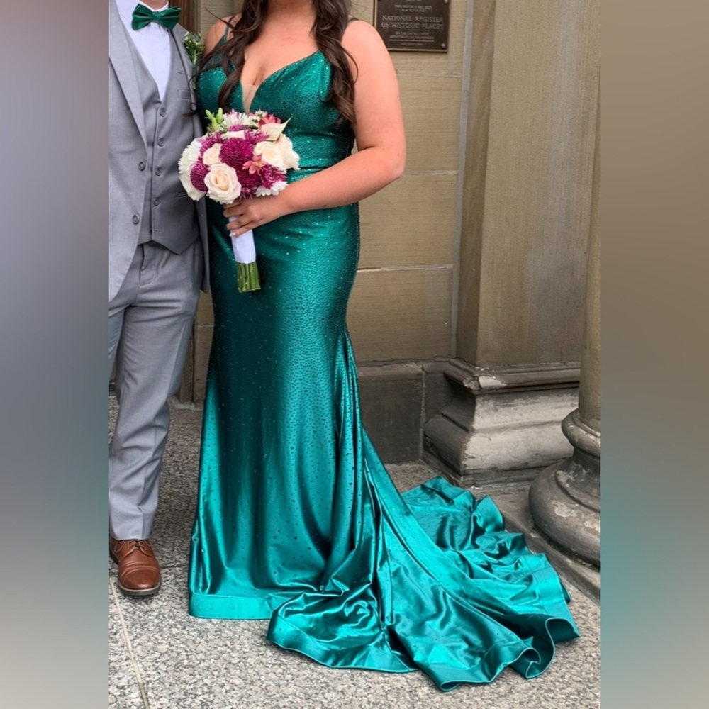 Jovani Emerald Green Prom Gown With Green Rhinestones… - Gem